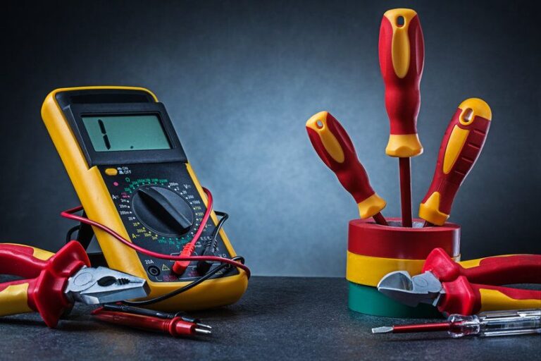 Mengenal Multimeter Analog dan Digital dan Bagian-bagiannya