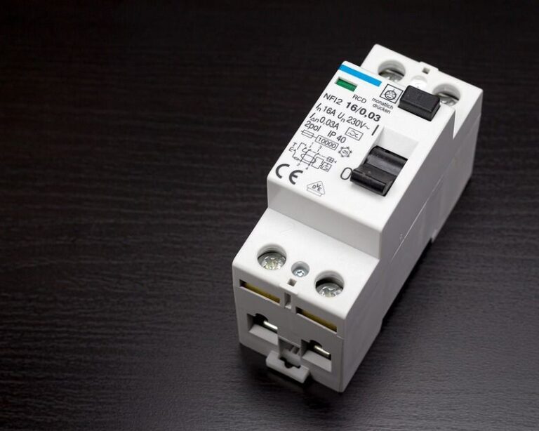 30 AMP ELCB Breaker 3 Pole ELCB 3 Pole Earth Leakage Circuit Breaker