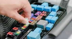 Relay atau Switch : Pengertian, Komponen, Gambar dan Jenis-jenisnya