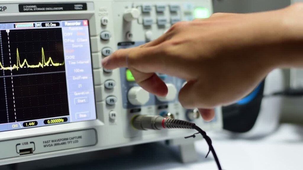 Osiloskop: Pengertian, Cara Kerja, dan Jenis-jenisnya
