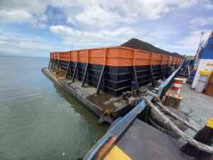 Kapal Tongkang: Pengertian, Jenis, dan Kegunaannya - Alief Rakhman
